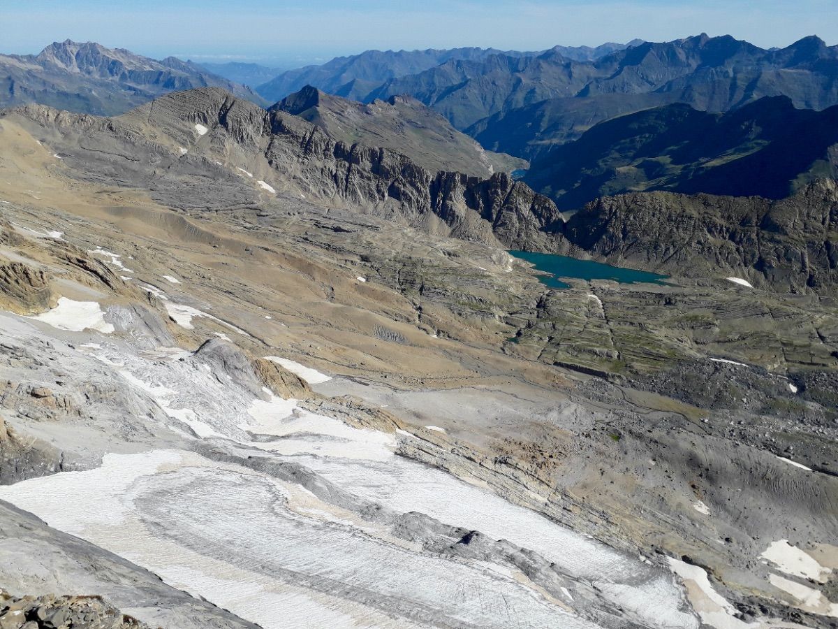 Mont Perdu (3355m) par Tuquerouye et le Col du Cylindre (3074m ...