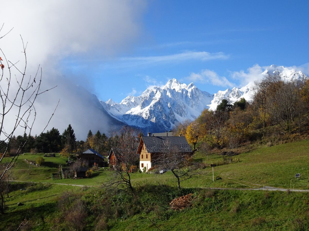 Le Preney (1248m) et les Charrières (1278m) par Notre-Dame-du-Cruet ...