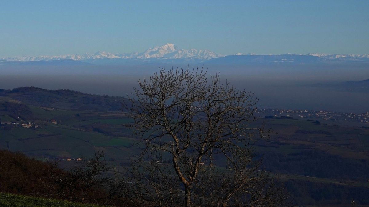Valfleury, circuit du col de la Gachet - Randonnée Monts du Lyonnais ...