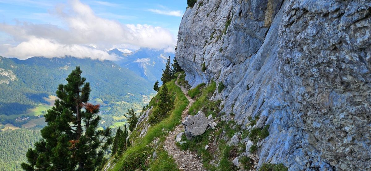Boucle de Chamechaude par son Arche, ses Sangles et son Canyon ...