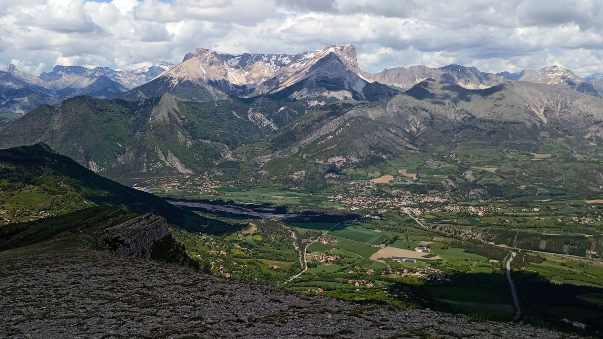 Pic de Céüse (2016m) par les Pons, la via ferrata et le Pas du Loup ...