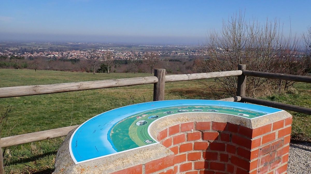 Circuit de la Font Sarrazin - Saint-Marcellin-en-Forez N°8 - Randonnée ...