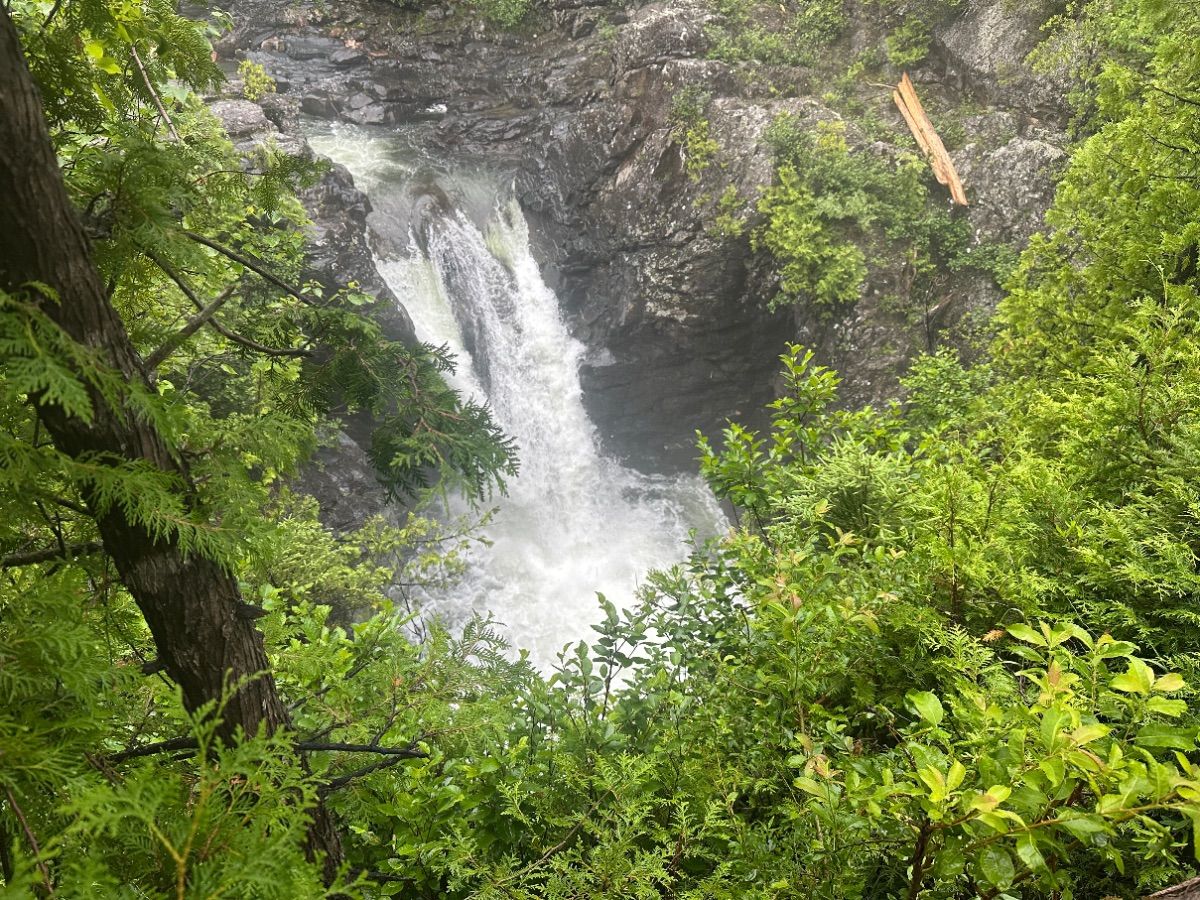 Chute Sainte-Anne - Randonnée Canada