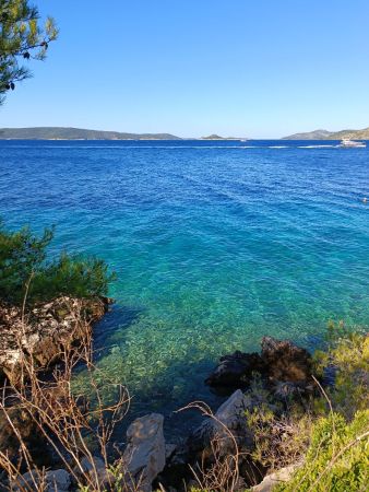 Kava Beach, belle plage sur l'île de Ciovo - Trogir