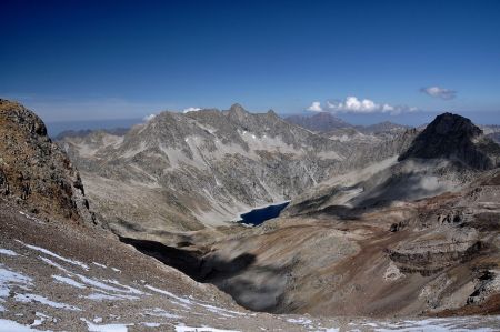 Lac de Cap de Long, Pic de Campbieil (3173m) et Pic d'Estaragne (3006m ...